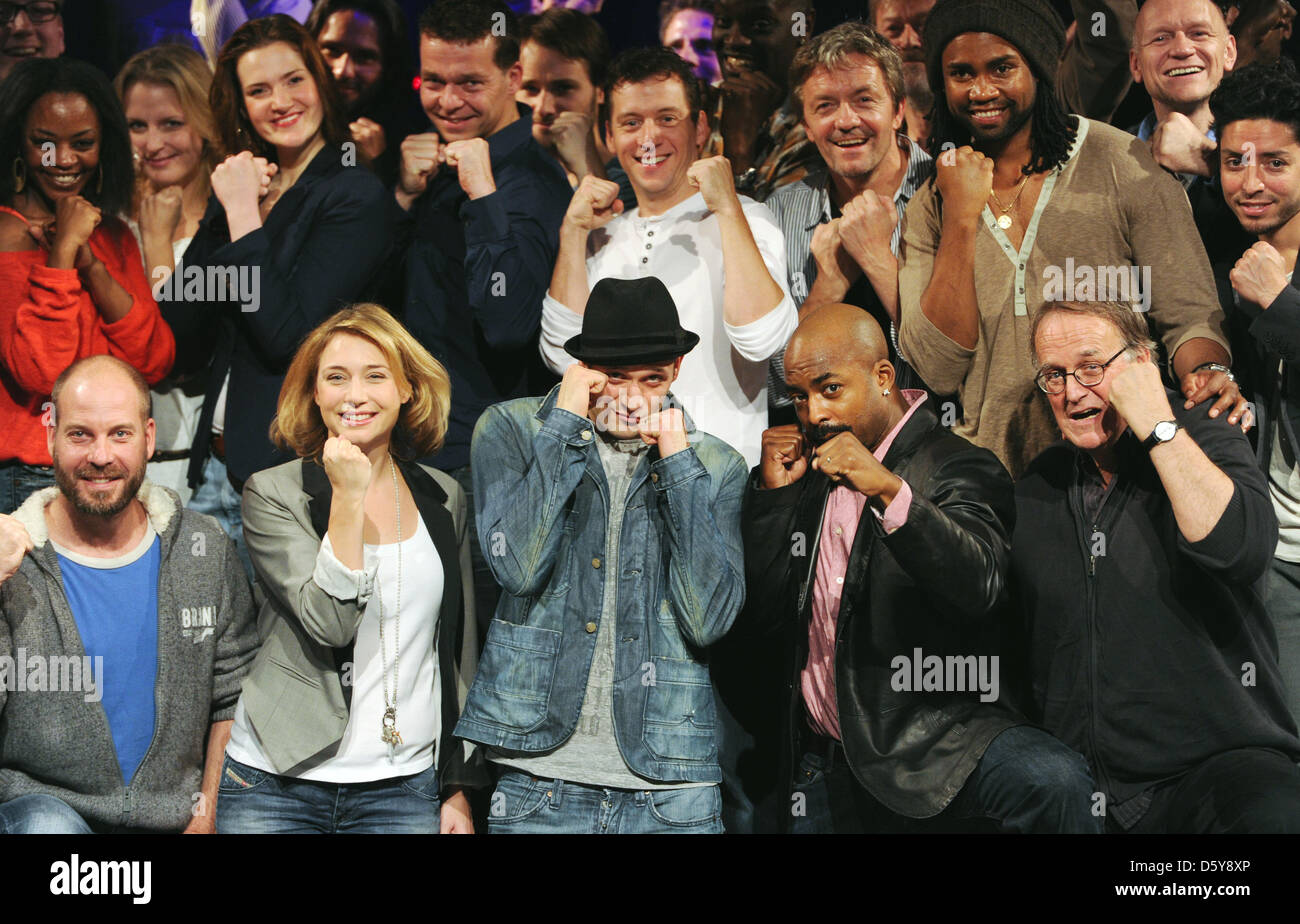 The cast of the musical "Rocky" with main actors Wietske van Tongern as ...