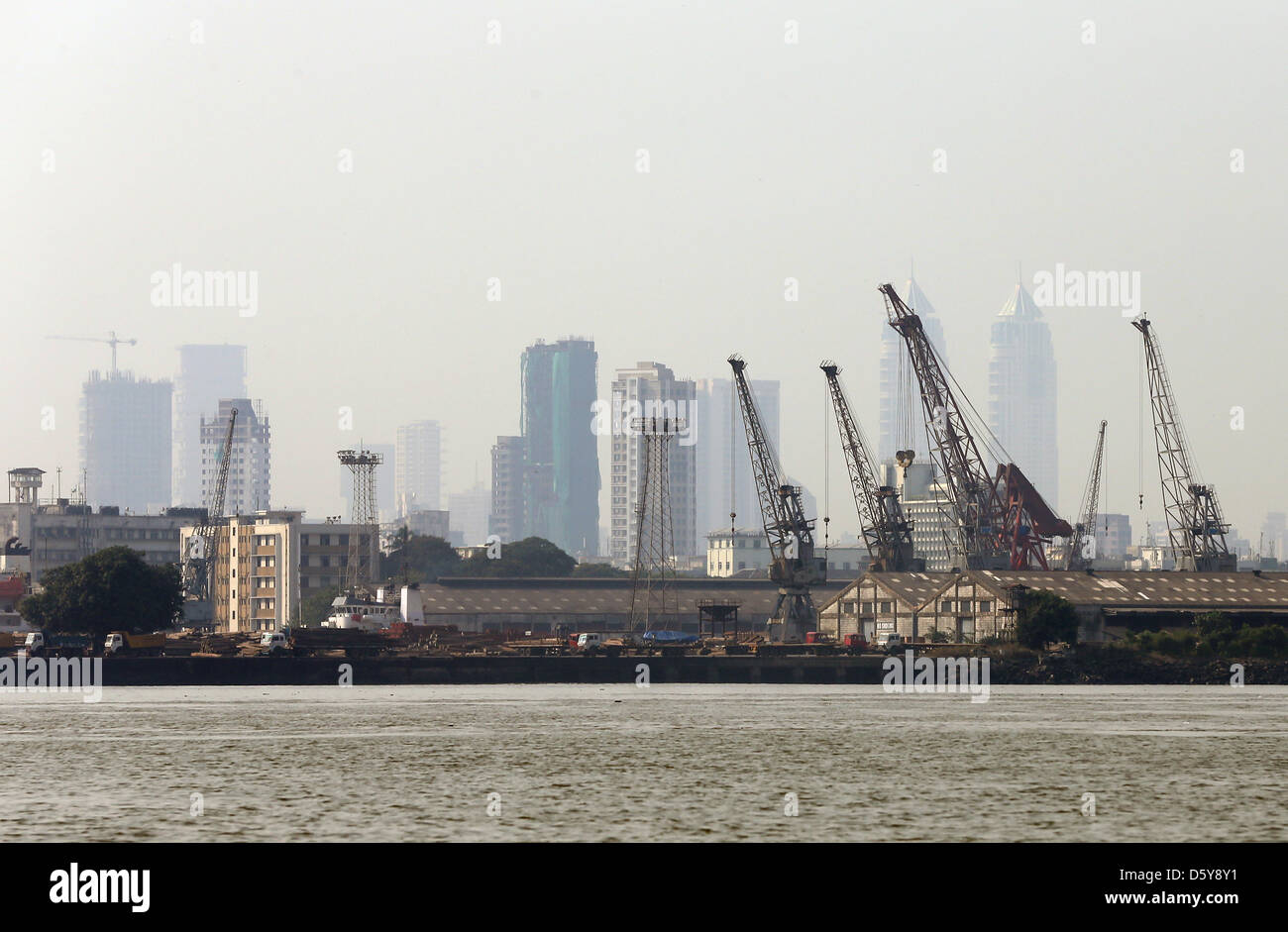 Mumbai port facility hi-res stock photography and images - Alamy