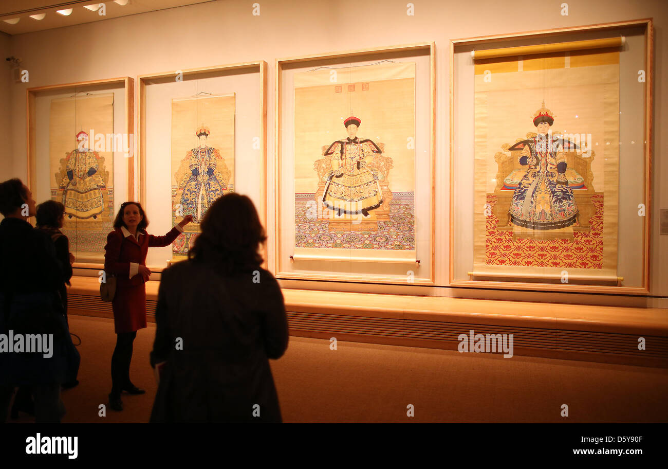Portraits of chinese emperors hi-res stock photography and images - Alamy