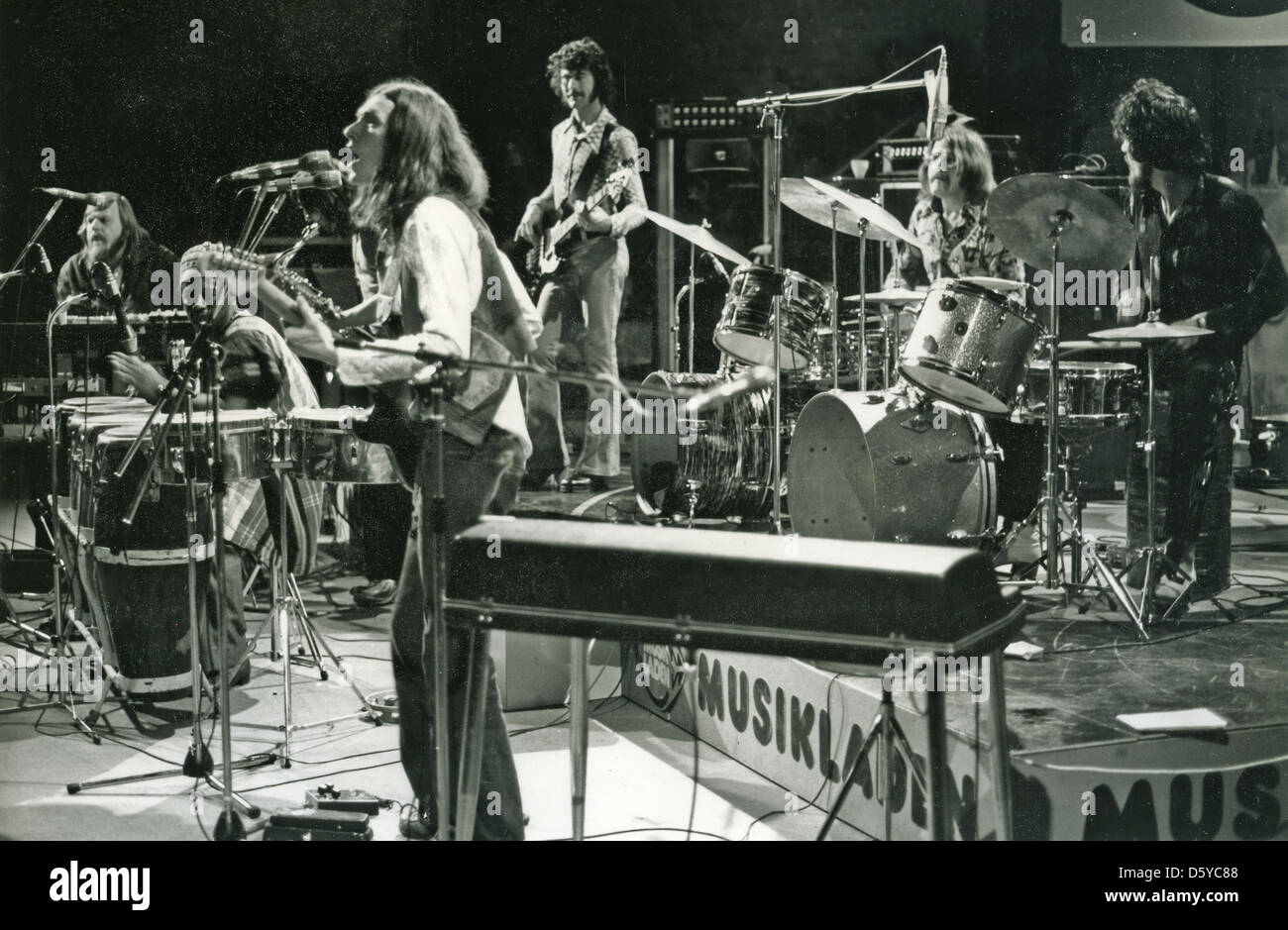 TRAFFIC UK rock group about 1973 - see Description below for names ...