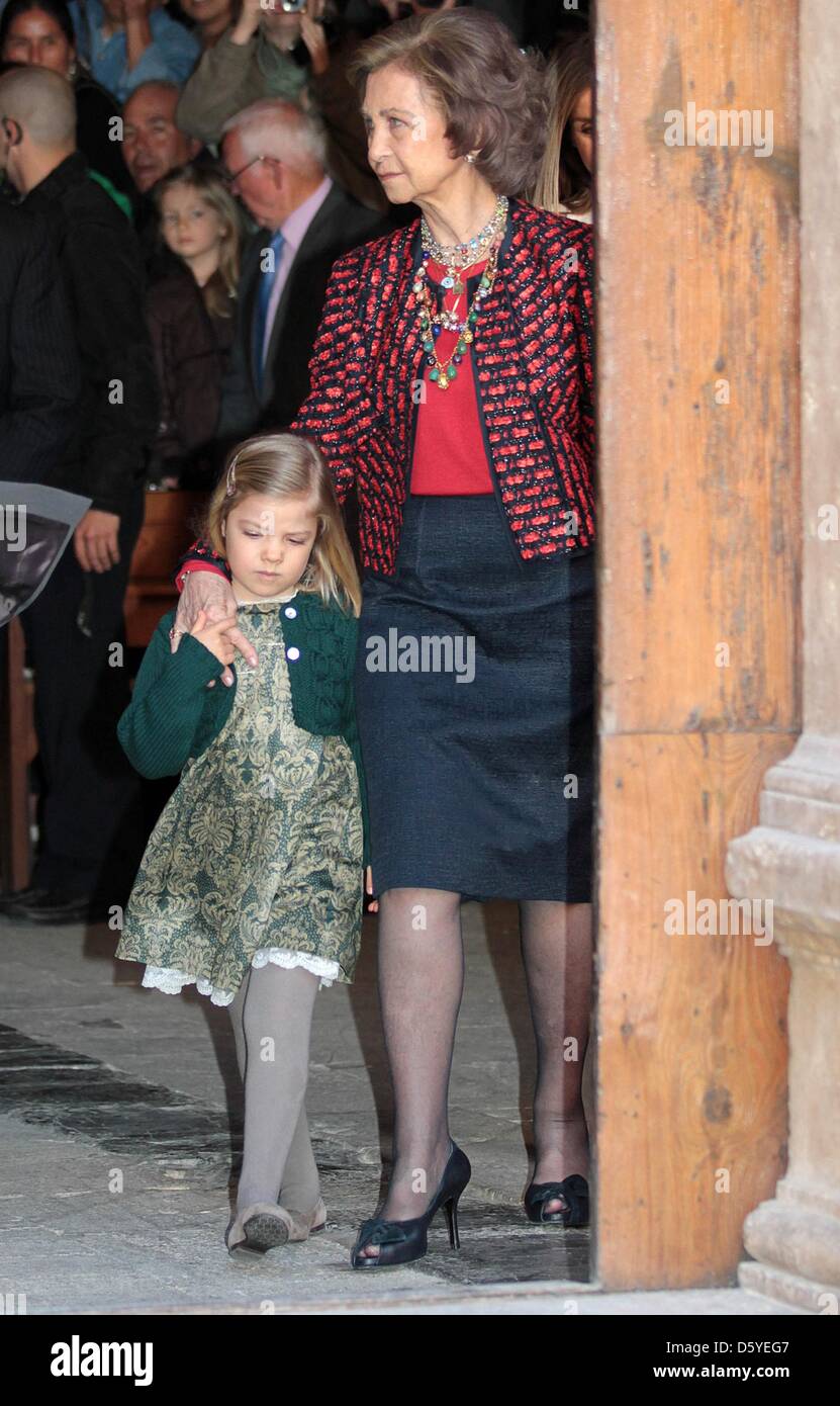 Spanish Princess Sofia (L) and Queen Sofia arrive at the Cathedral of ...