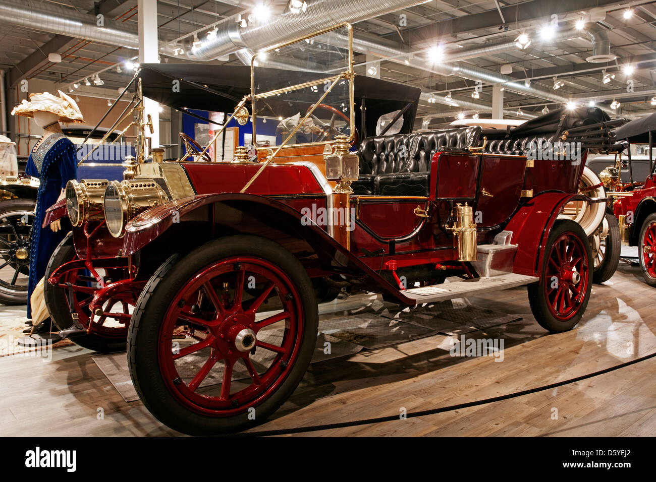 1909 Oldsmobile. Model D Palace Touring. Fountainhead Antique Auto ...