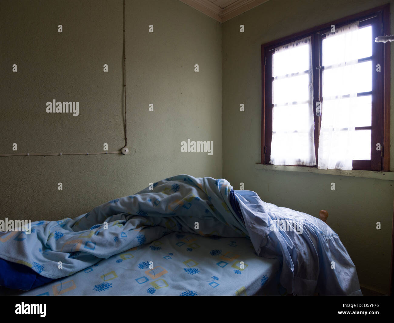 Unmade bed hi-res stock photography and images - Alamy