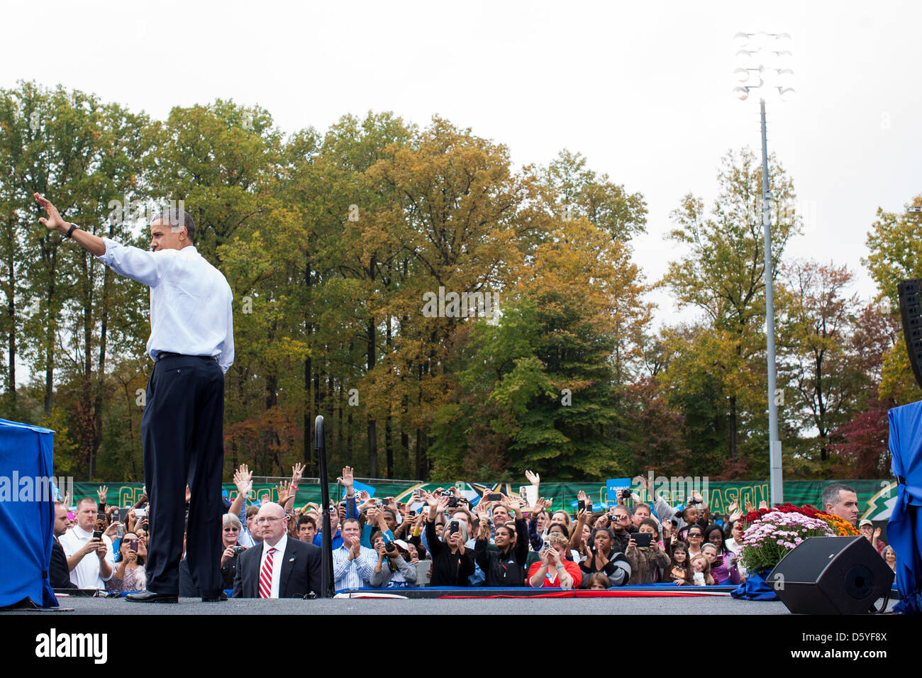 United States President Barack Obama waves to the crowd as he delivers ...