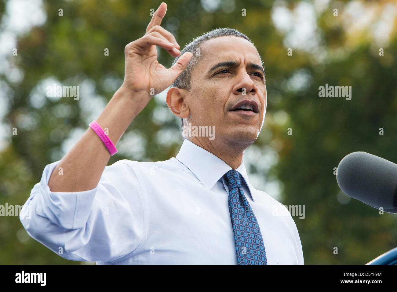 United States President Barack Obama delivers remarks during a campaign ...