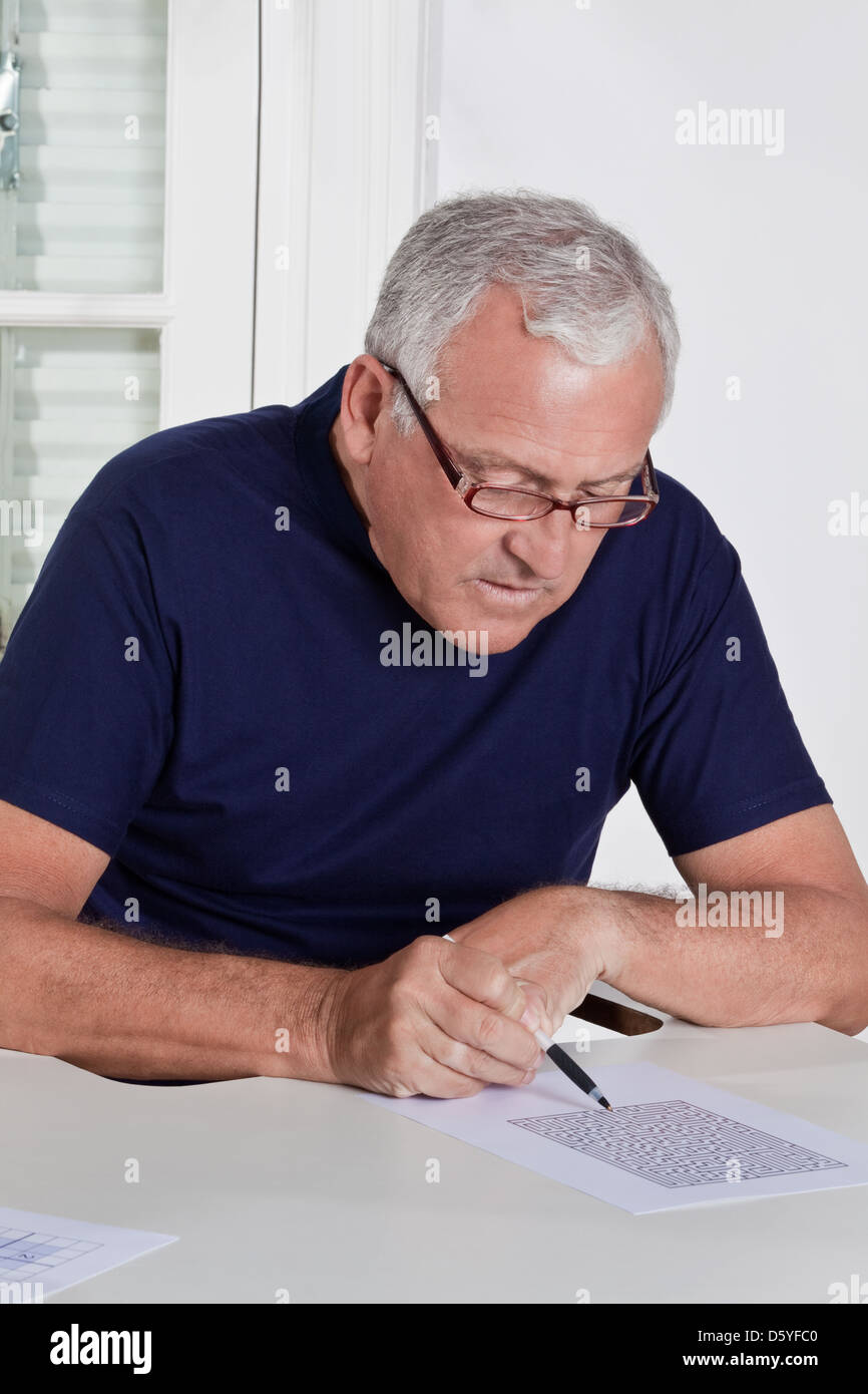 Elderly scrabble hi-res stock photography and images - Alamy