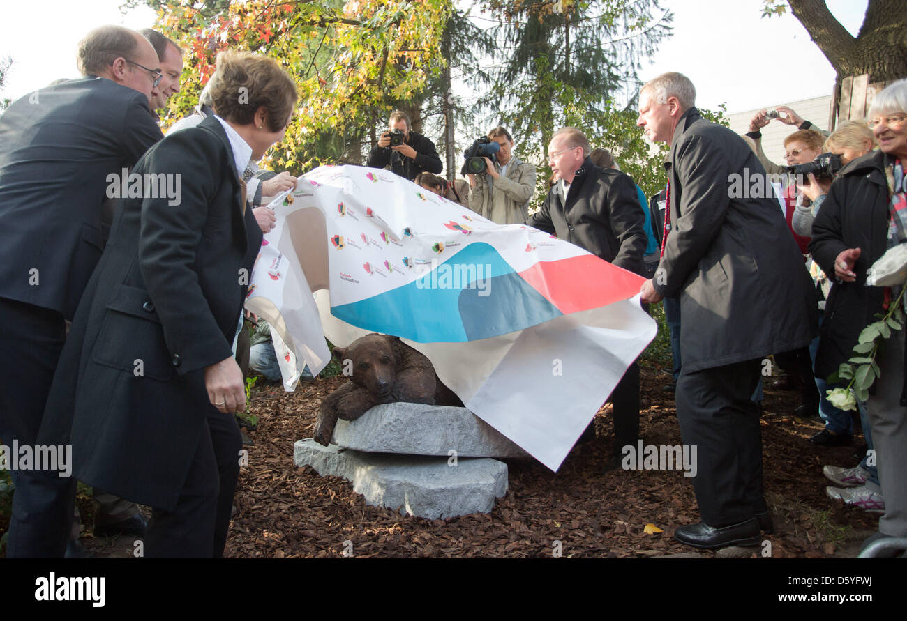 The new bronze statue of polar bear Knut is unveiled during its ...