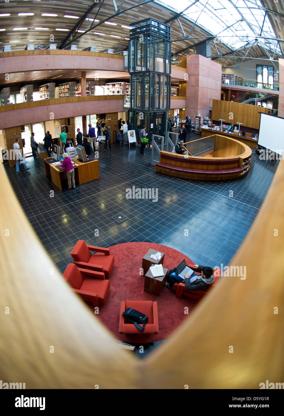 Technical libraries hi-res stock photography and images - Alamy