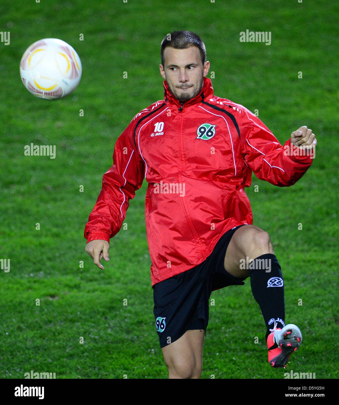 Hannover's Szabolcs Huszti takes part in the final training session ...