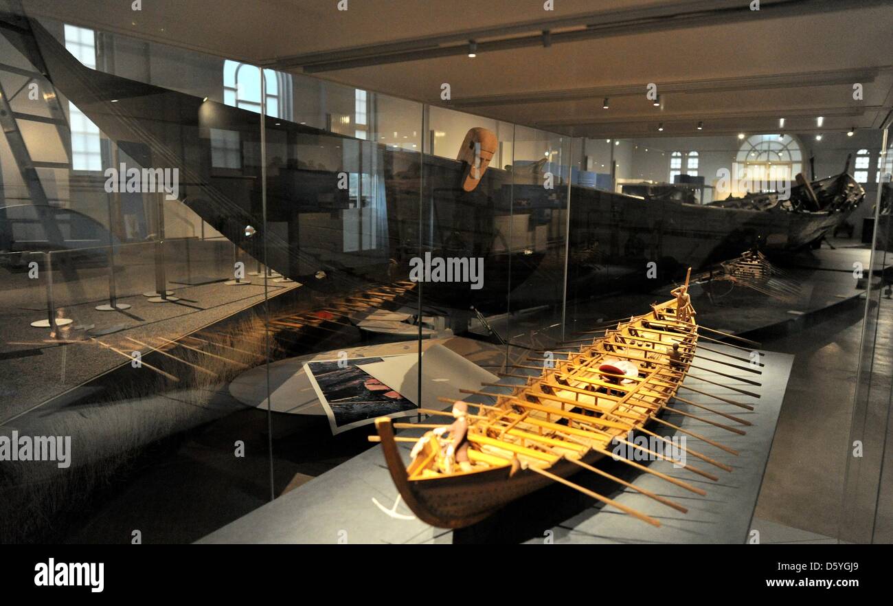 A model boat and the Nydam oak boat discovered 150 years ago are on ...