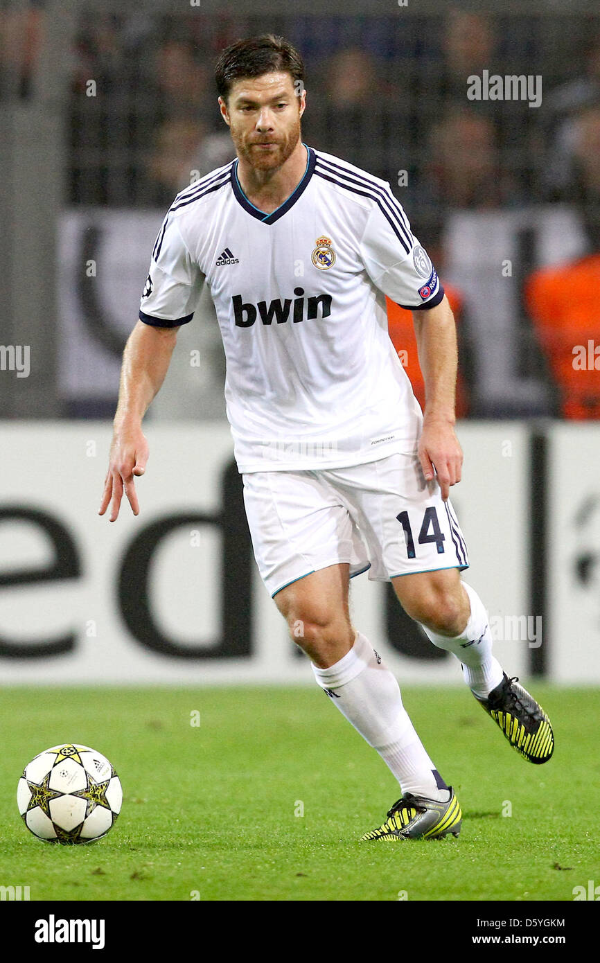 Xabi alonso real madrid 2012 hi-res stock photography and images - Alamy