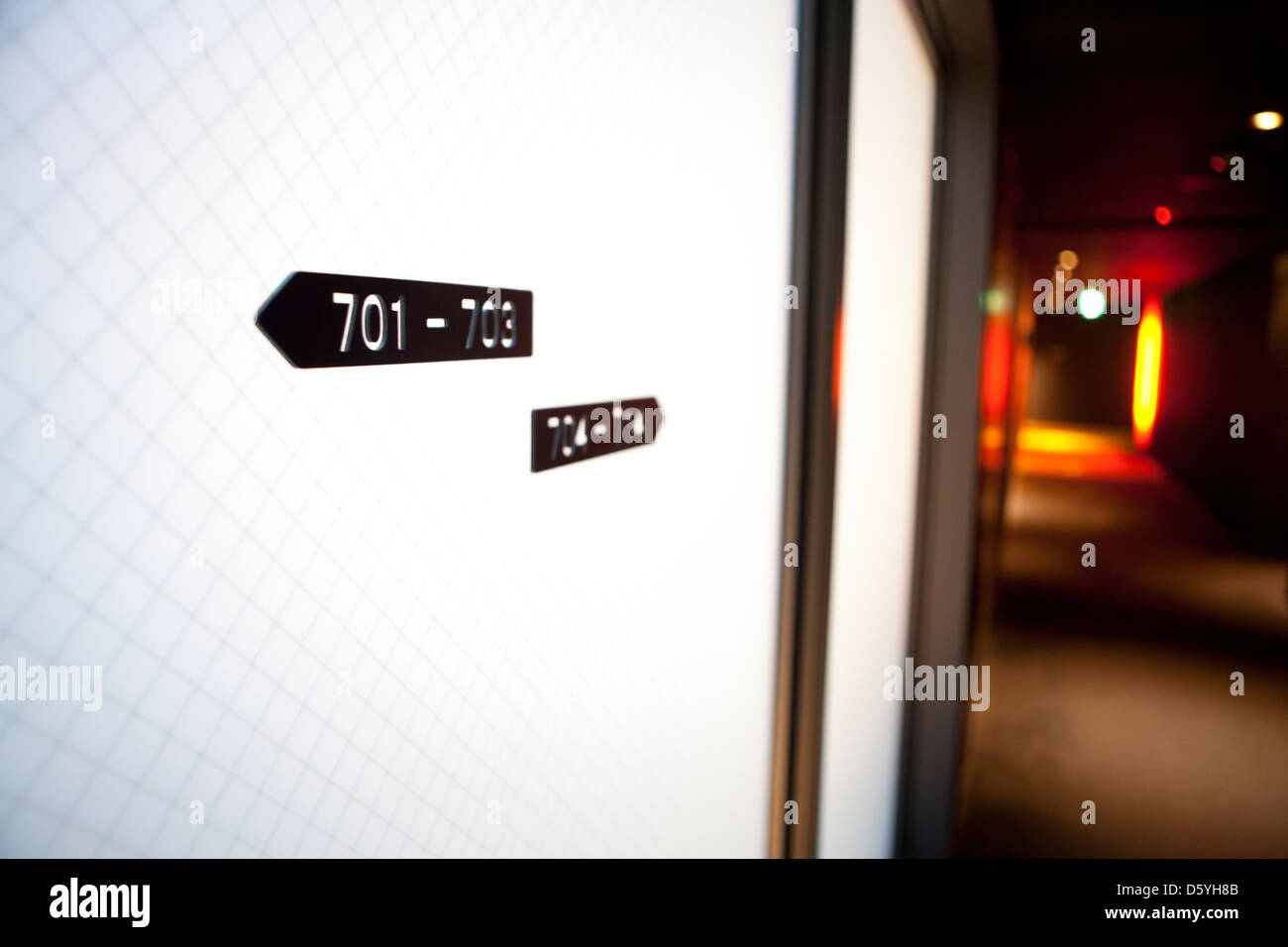 Hotel hallway hi-res stock photography and images - Alamy