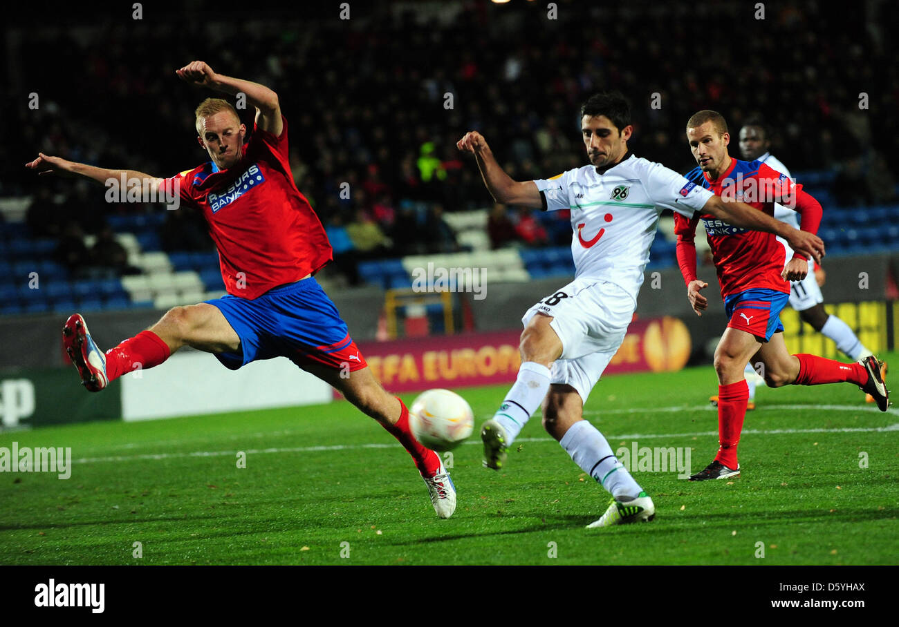 Hanover's Lars Stindl (R) and Helsingborg's Nikola Djurdjic fight for ...
