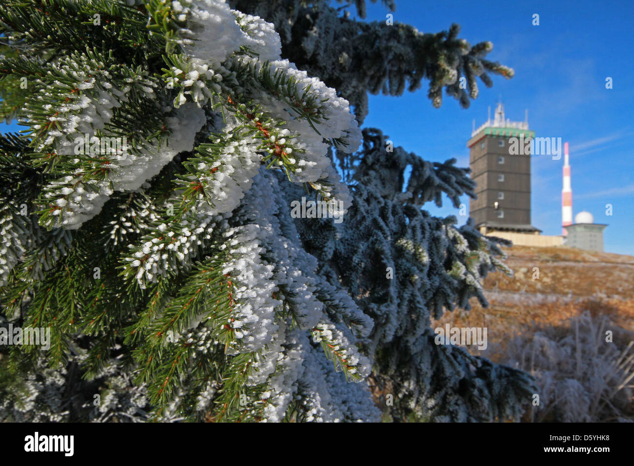 The mountaintop of the Brocken is covered in the season's first snow in ...
