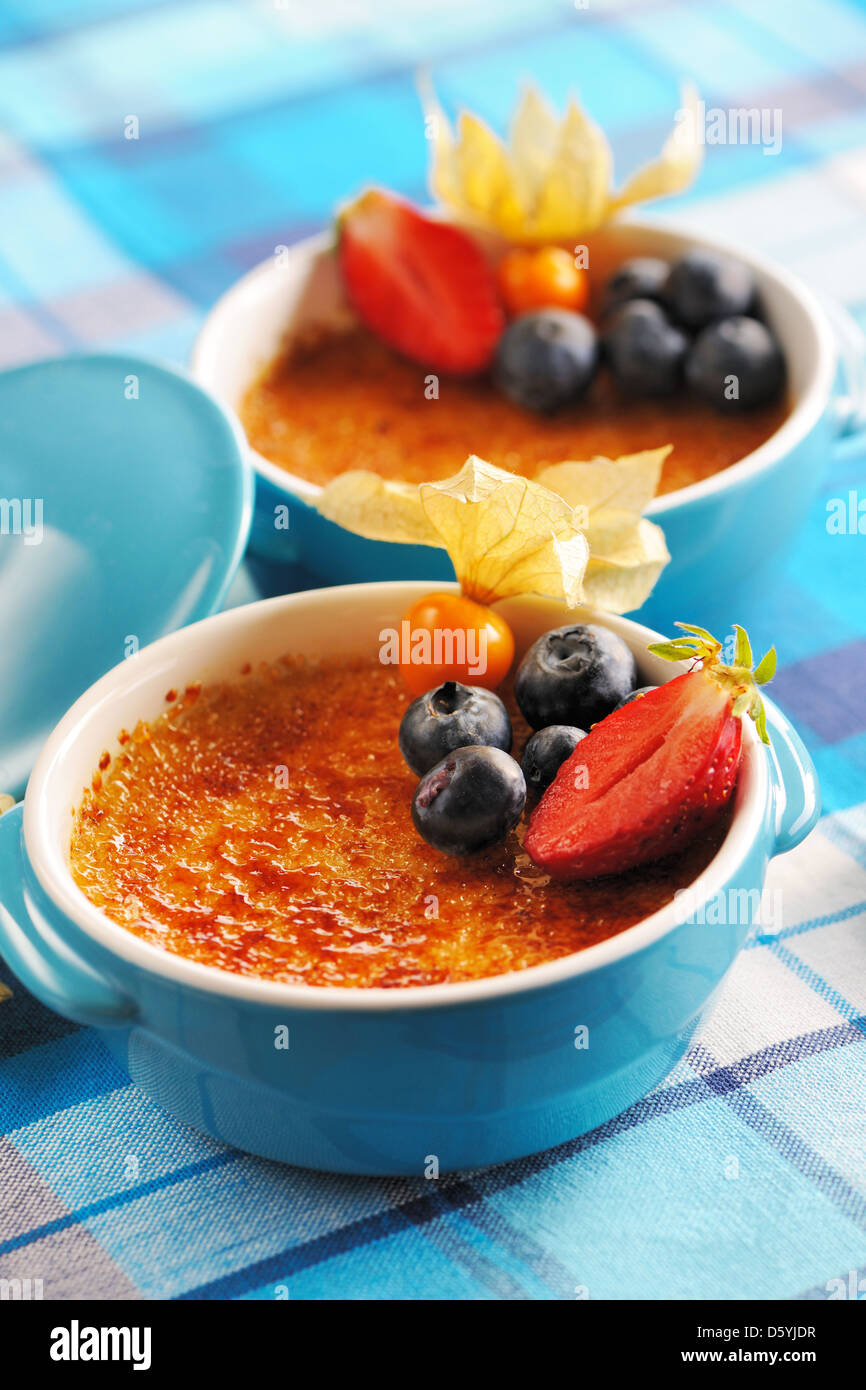 Creme brulee (cream brulee, burnt cream Stock Photo - Alamy