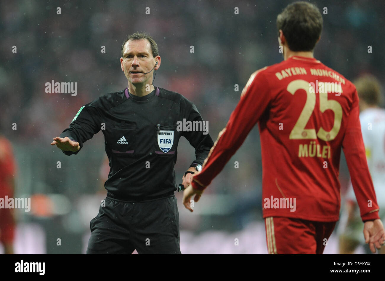 Referee florian meyer hi-res stock photography and images - Alamy