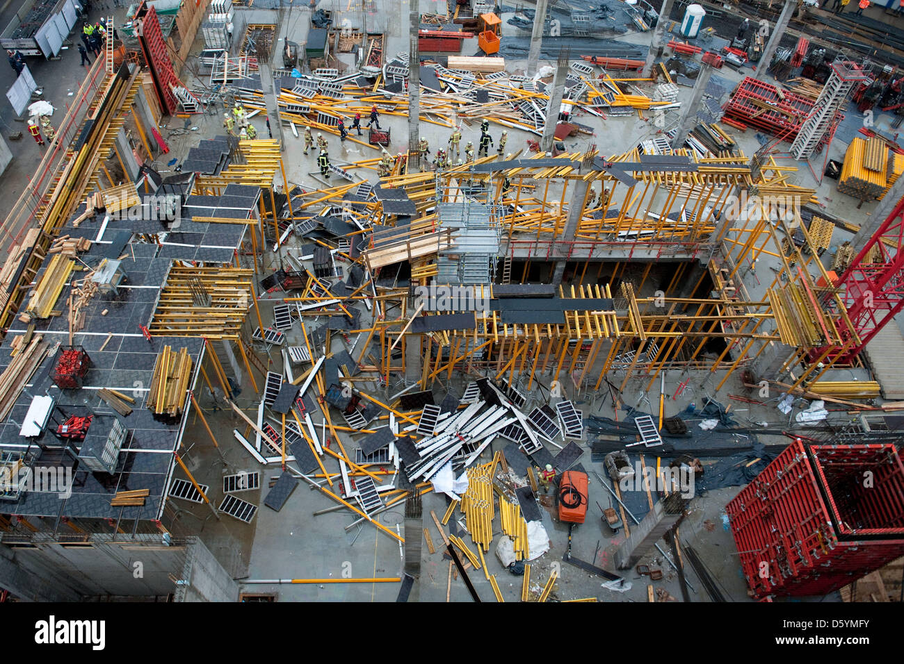 A structural design has collapsed at the construction site for the ...