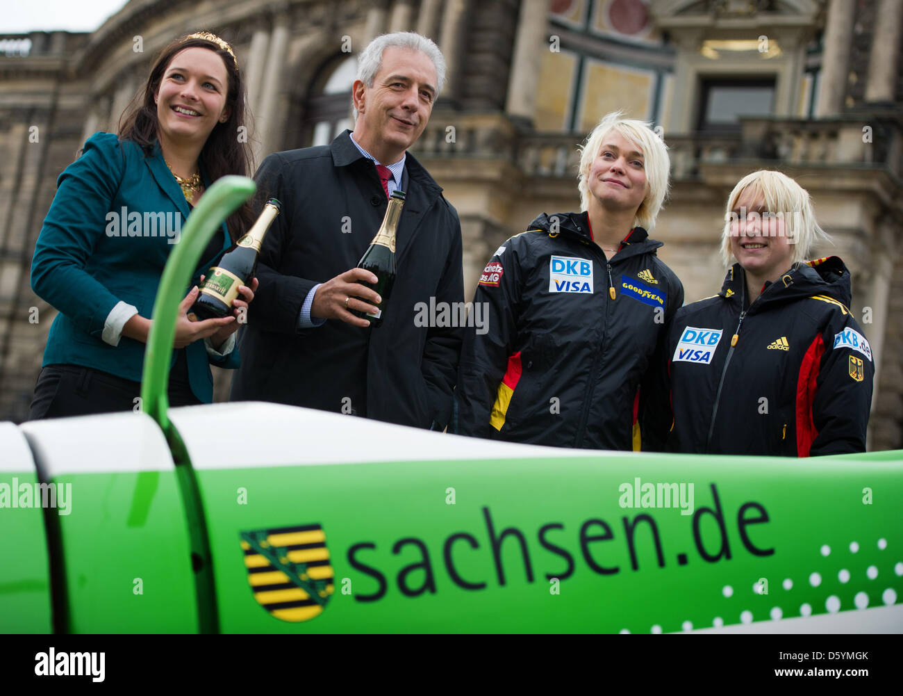 Franziska Spiegelberg (L-R), wine queen of Saxony, Premier of Saxony ...