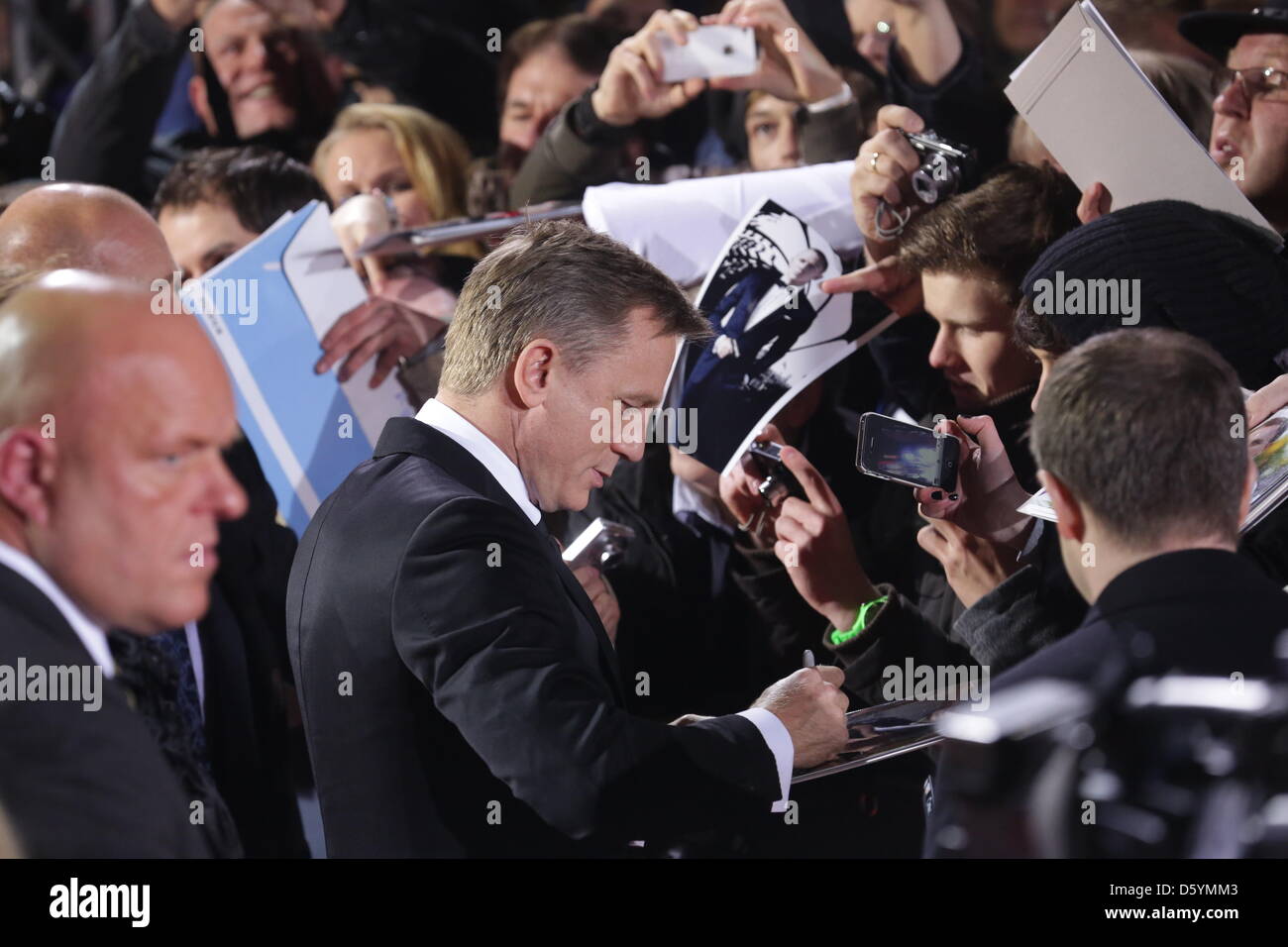 British actor Daniel Craig arrives for the German premiere of the new ...