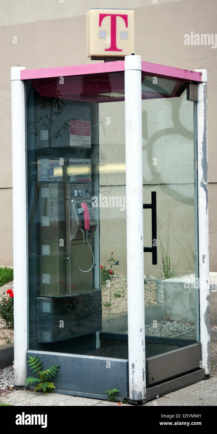 German telephone booth hi-res stock photography and images - Alamy