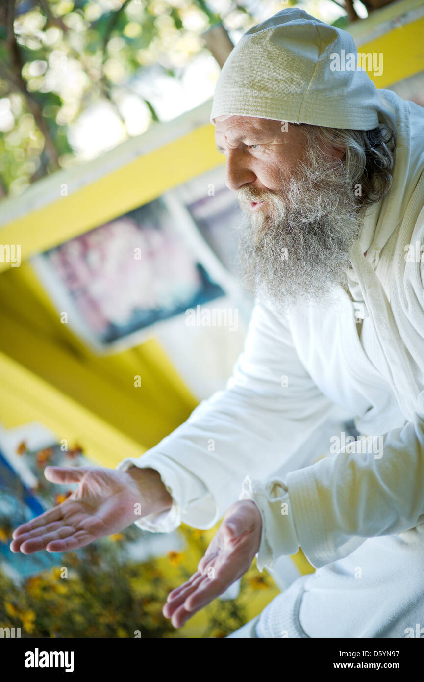 Gerhard Lebok , who calls himself guru of the sect 'The New Group of ...