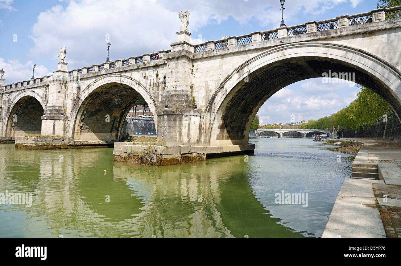 Bridge over the river tiber hi-res stock photography and images - Alamy