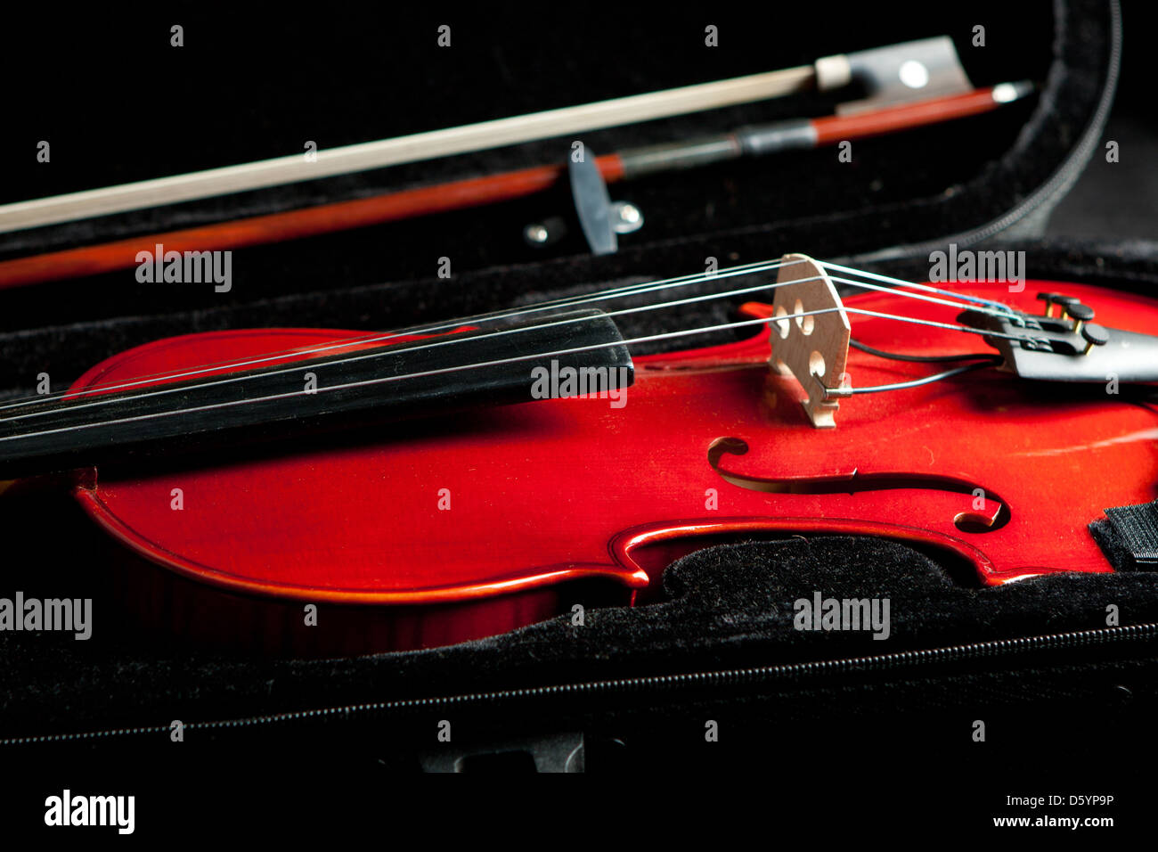 Single string fiddle hi-res stock photography and images - Alamy