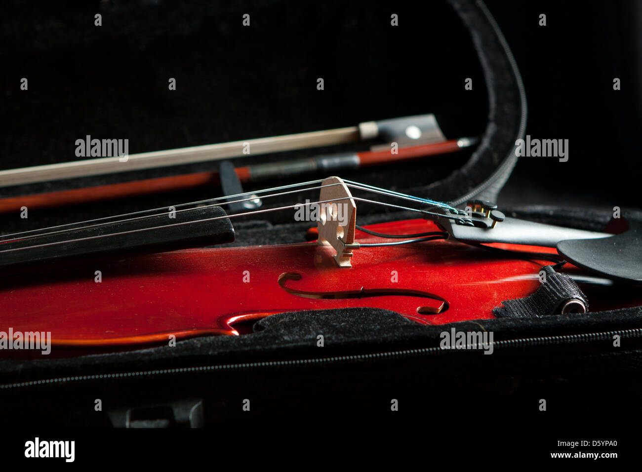 Single string fiddle hi-res stock photography and images - Alamy