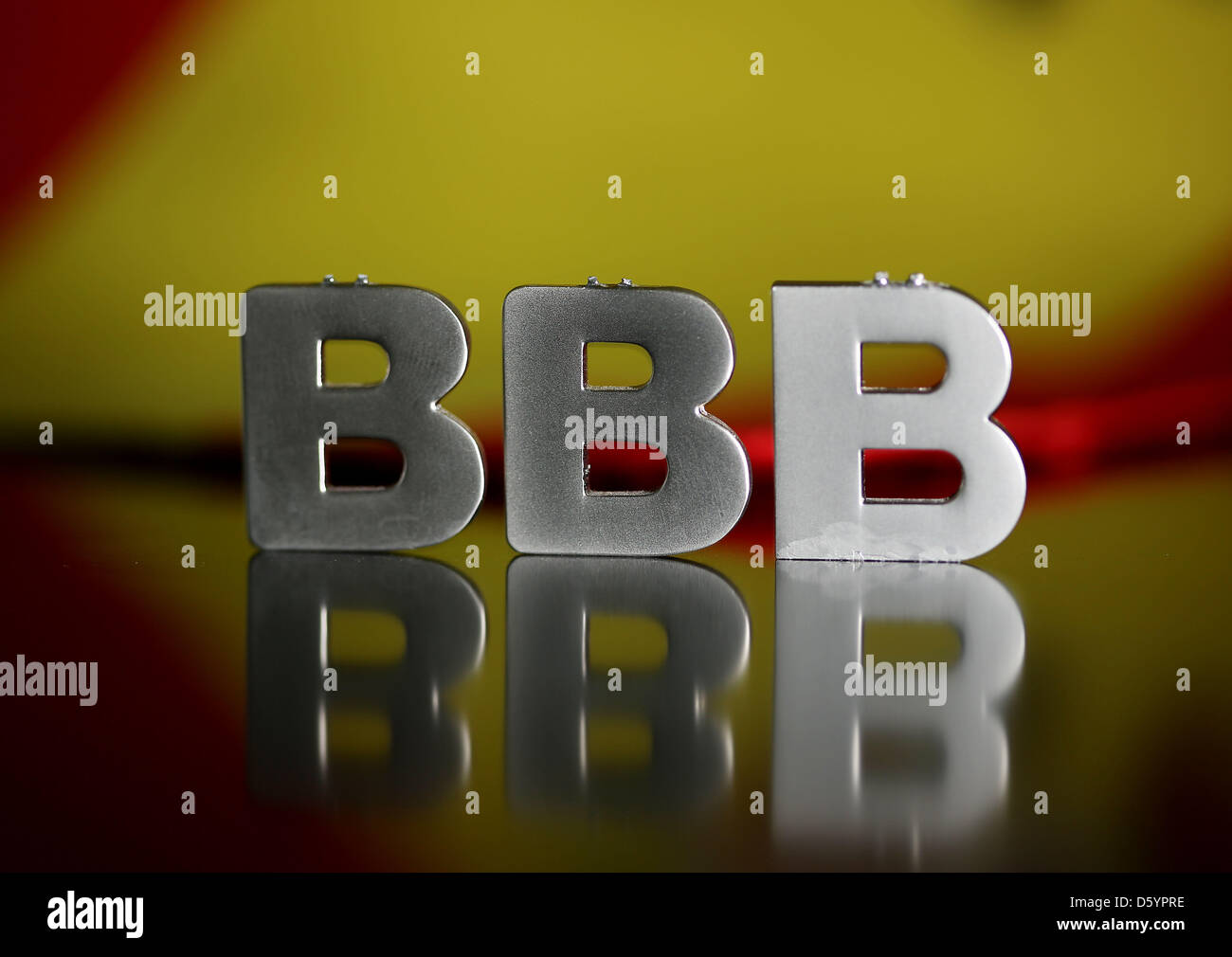 The illustration shows a triple 'B' displayed on a table in Cologne ...