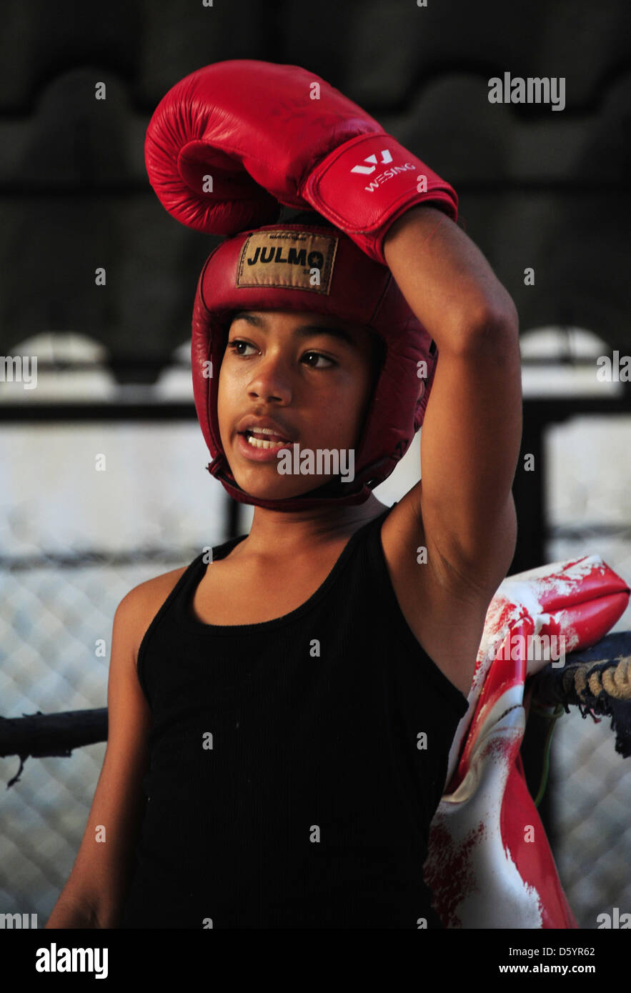 A pupil of the Cuban state boxing school 'Gimnasio de Boxeo Rafael ...