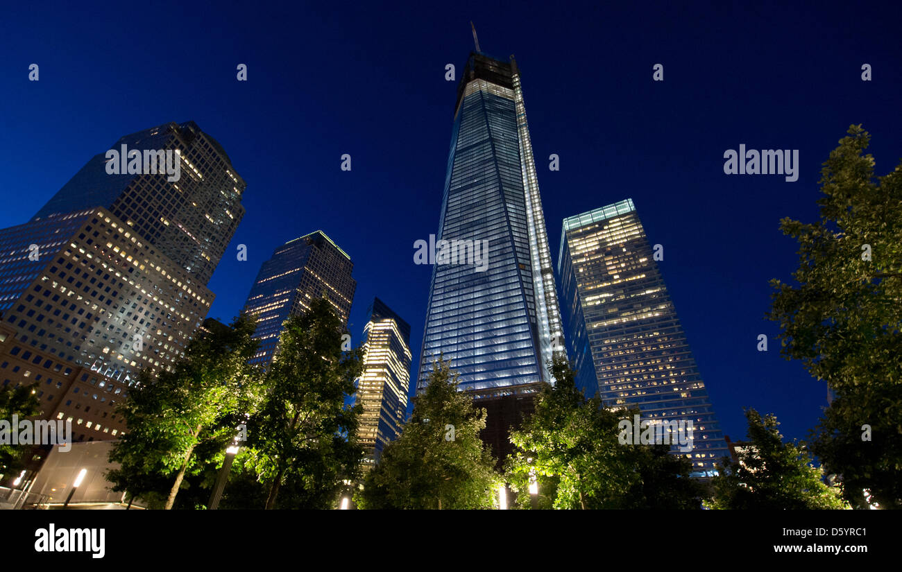 The construction grounds of the One World Trade Center (l WTC 2nd ...