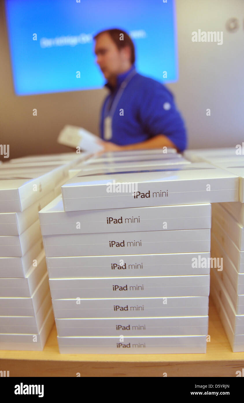 Ipad minis hi-res stock photography and images - Alamy