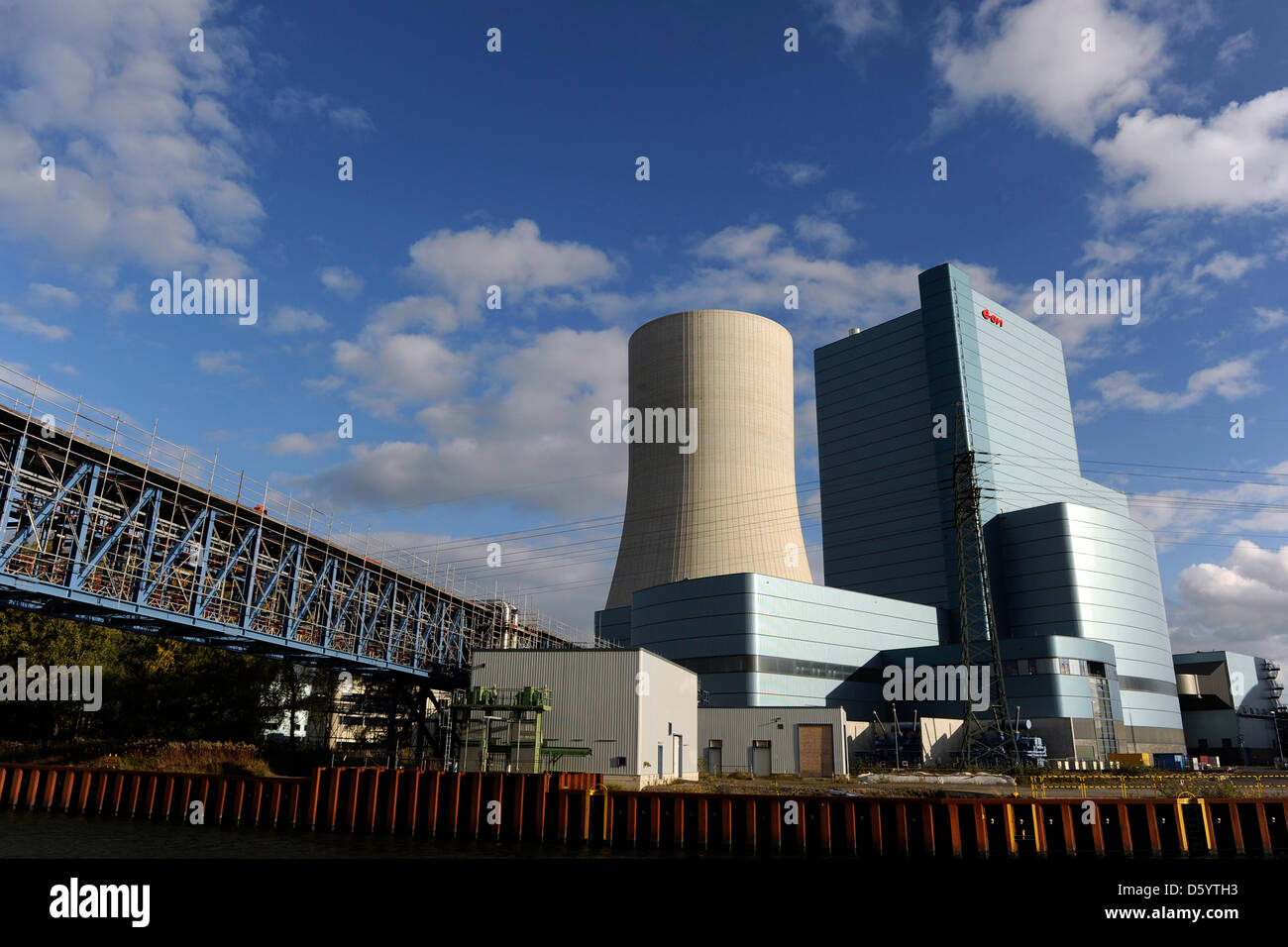 Long distance heating hi-res stock photography and images - Alamy