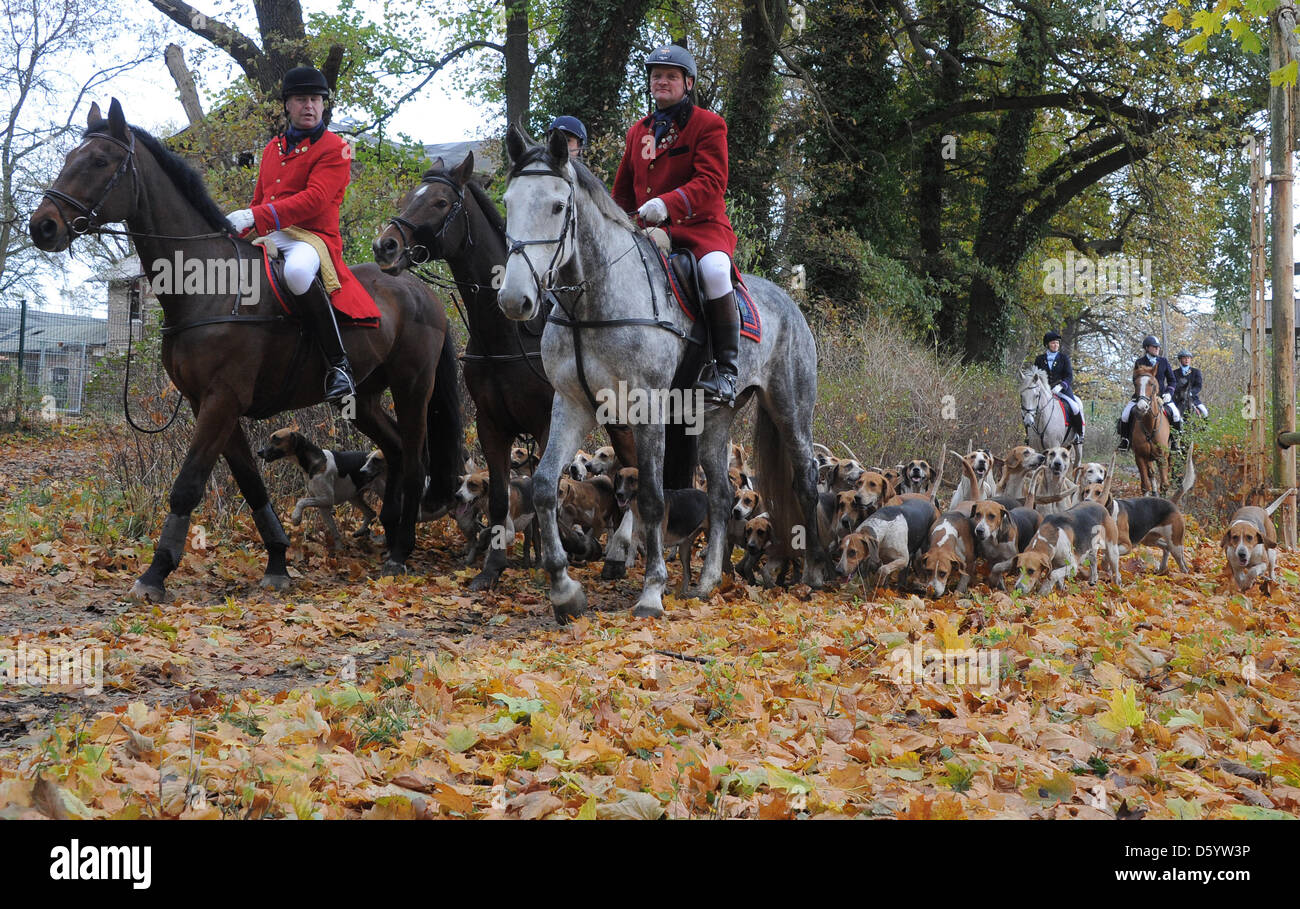 The traditional Hubertus hunt takes place at the Hoppegarten in ...
