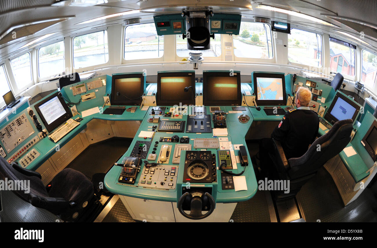 A recruit is pictured at the bridge of the corvette 'Braunschweig' at ...