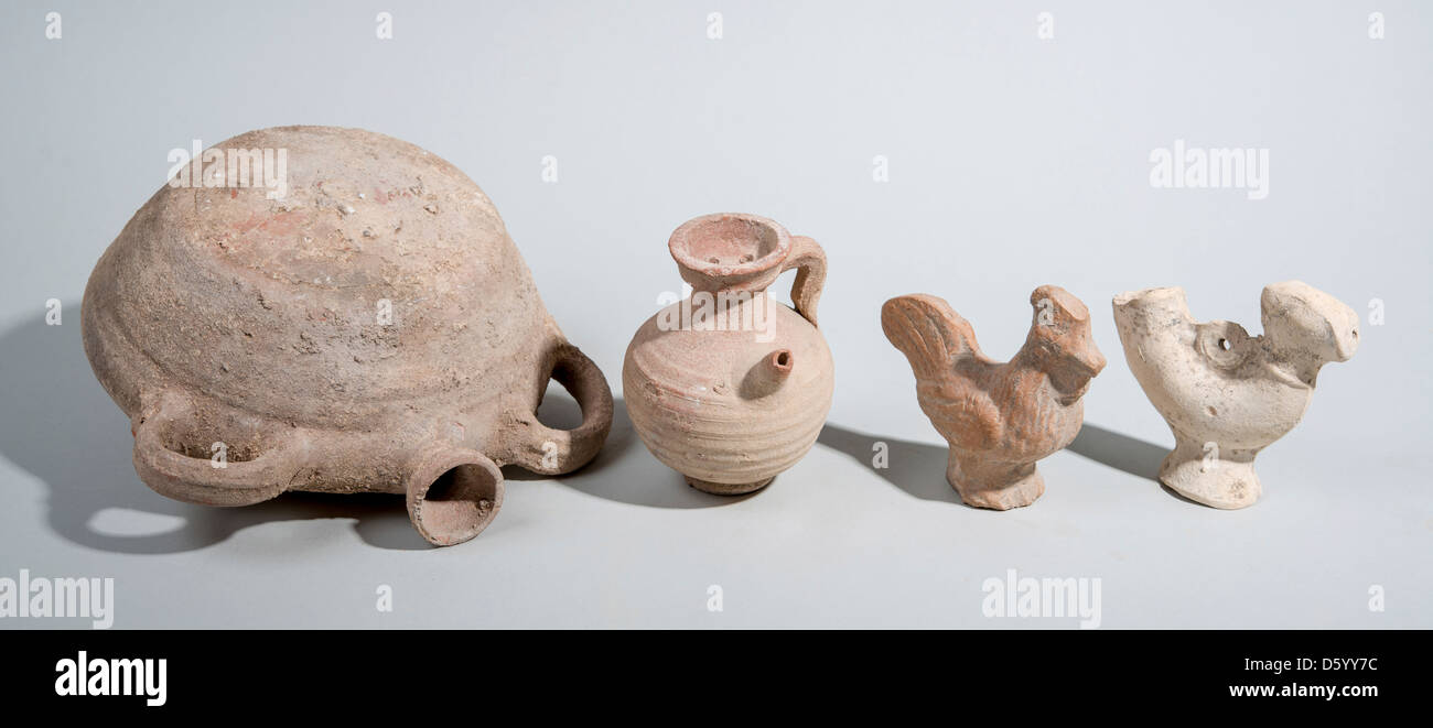 Roman utensils hi-res stock photography and images - Alamy