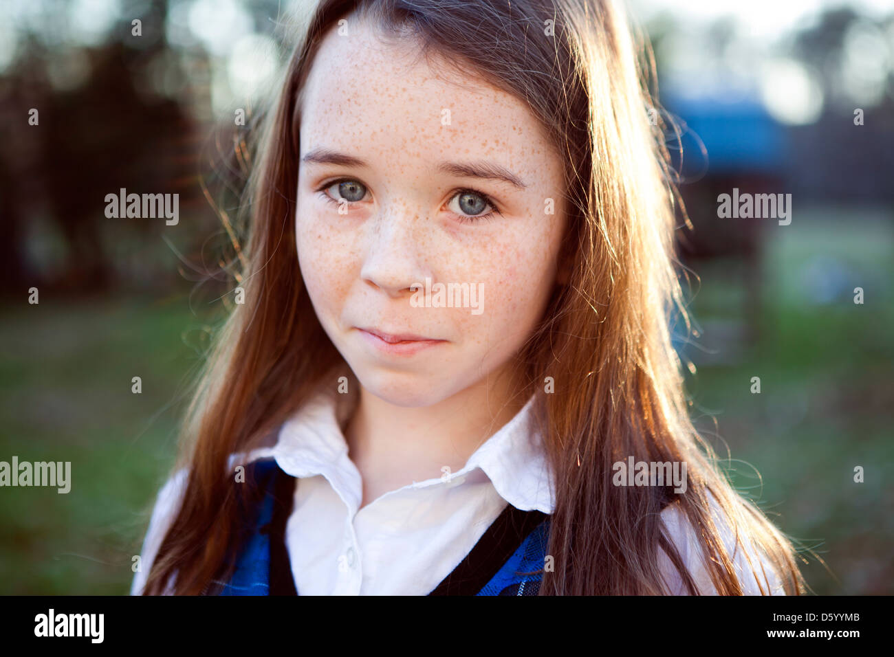 Shy girl tween hi-res stock photography and images - Alamy