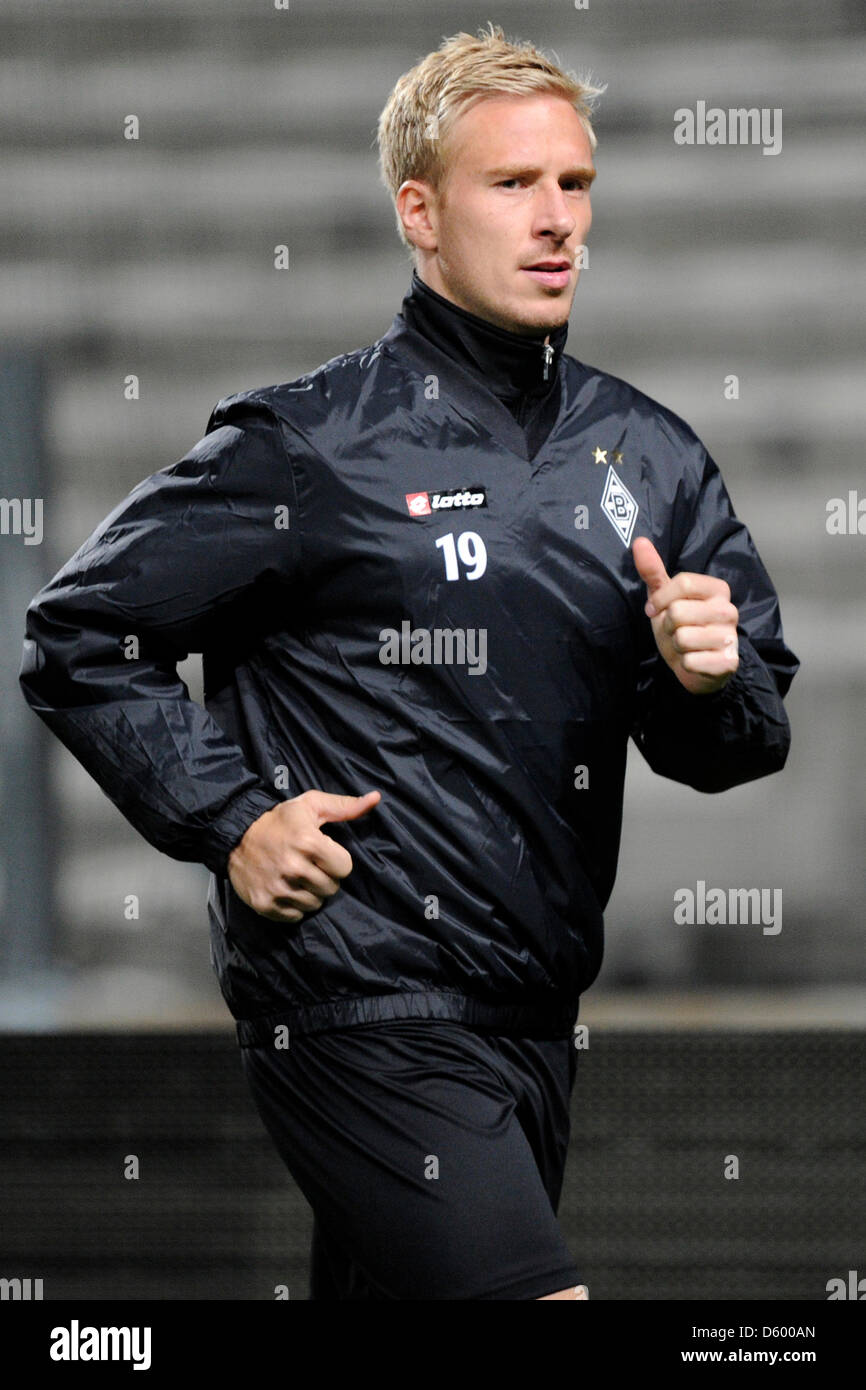 Moenchengladbach's Mike Hanke takes part in a training session at ...