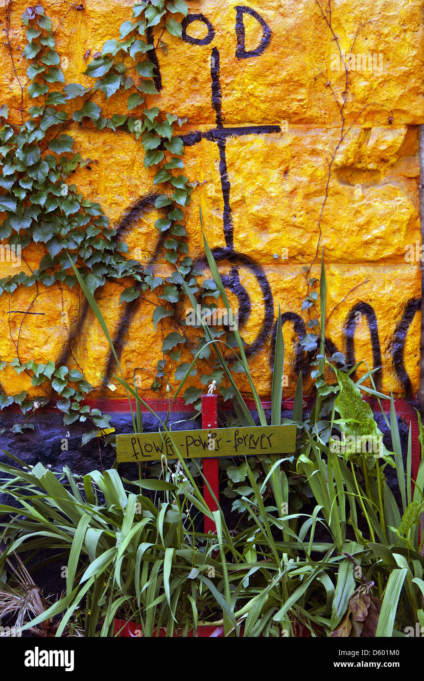 graffiti for memorial Stock Photo - Alamy