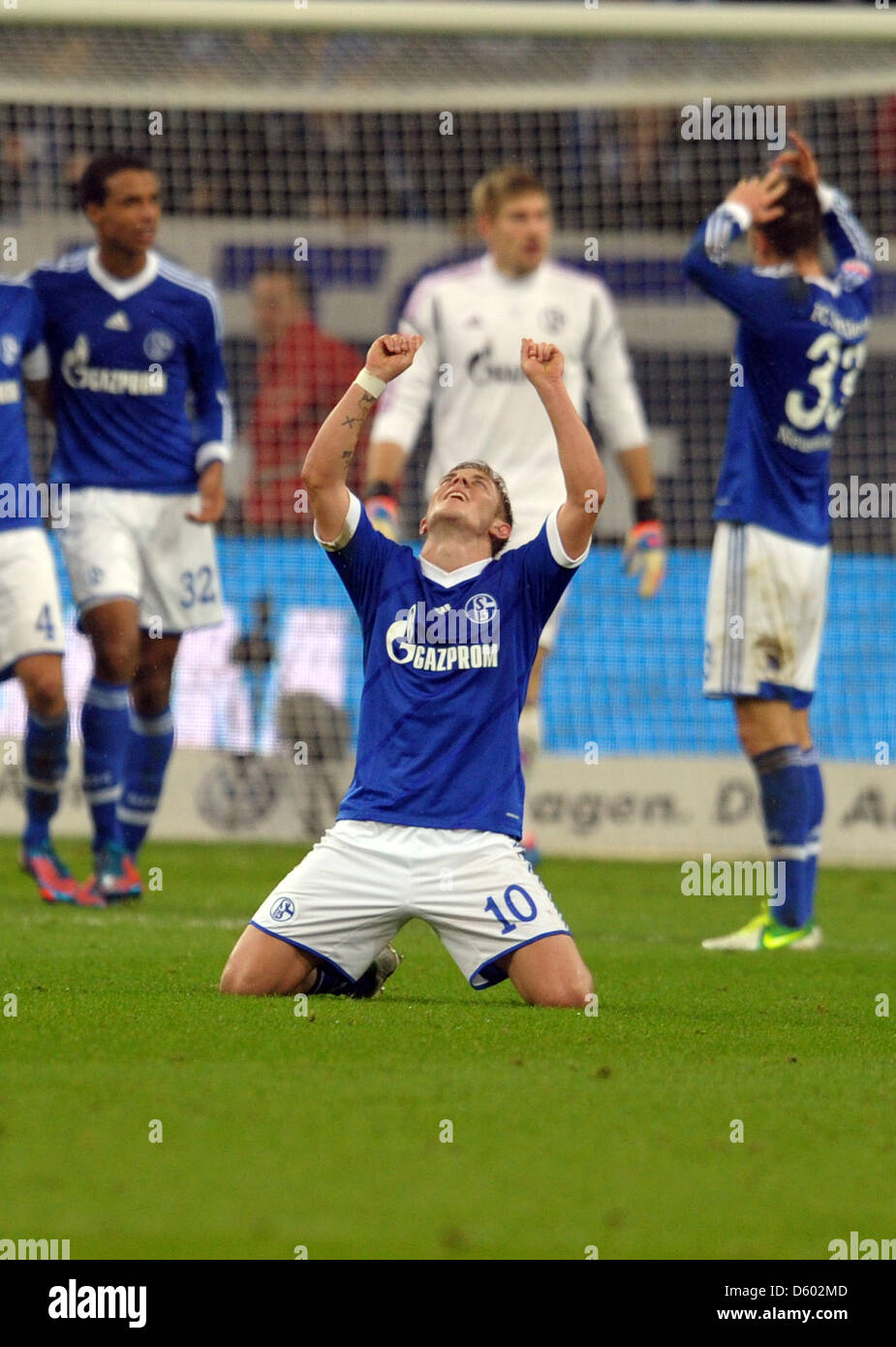 Schalke's Lewis Holtby celebrates the 2-1 goal with his team during a ...