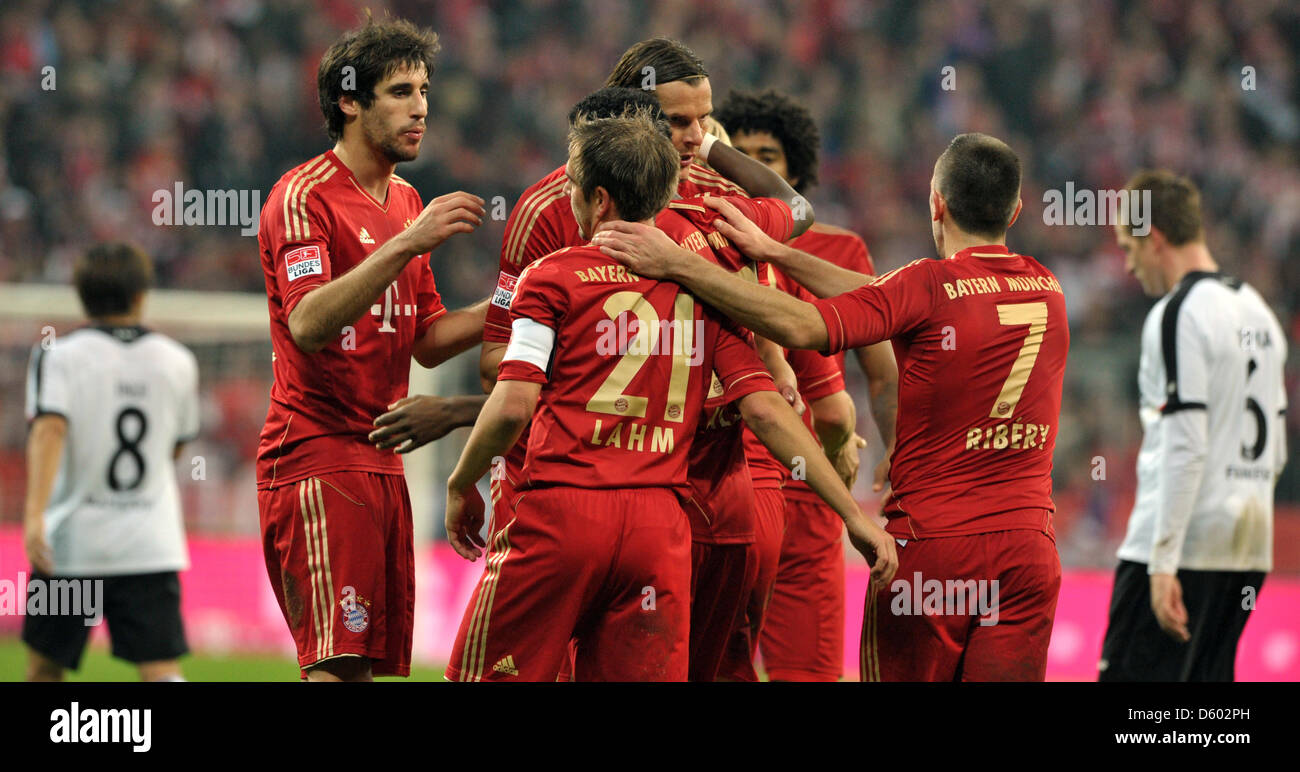 Team members bayern munich hi-res stock photography and images - Alamy