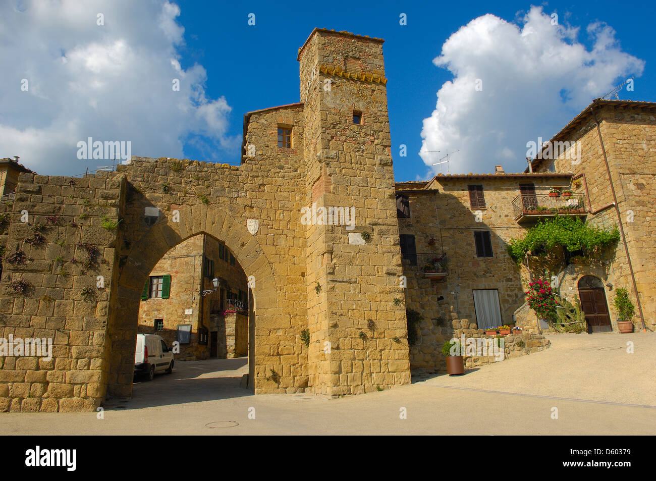 Montichiello, Pienza, Porta di Sant'Agata, Val d'Orcia, Orcia Valley ...