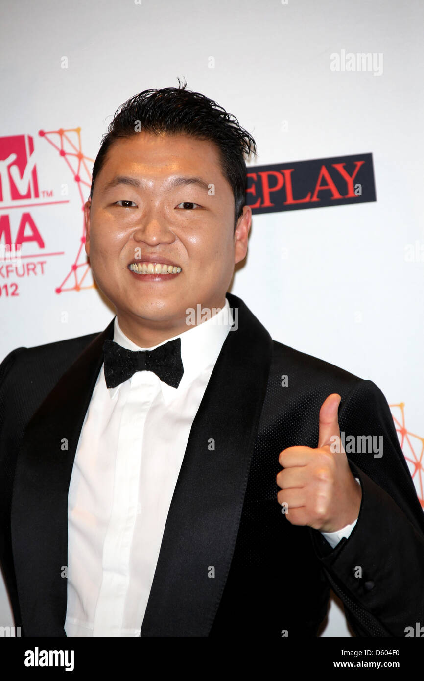 Korean pop awards hi-res stock photography and images - Alamy