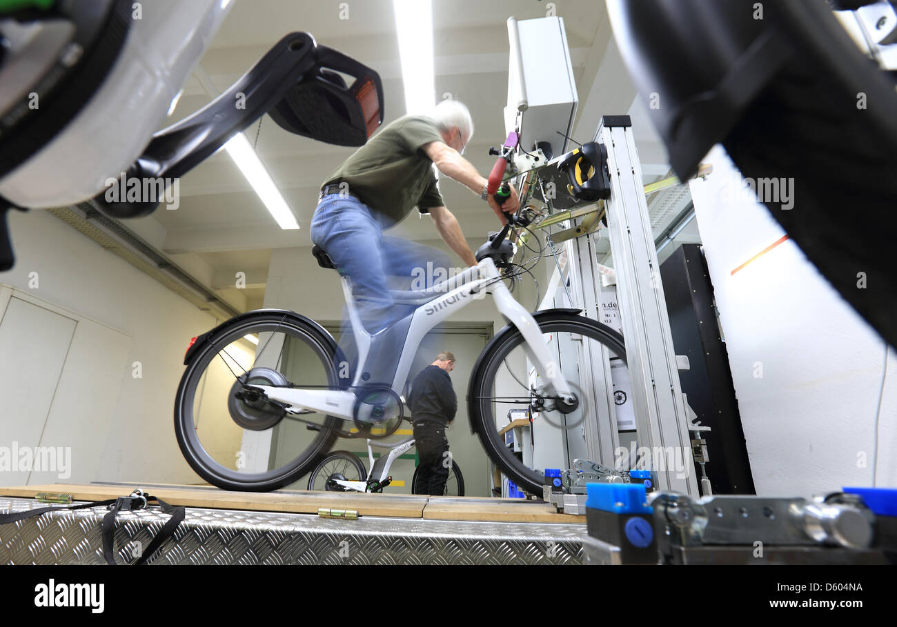 Bicycle assembly line hi-res stock photography and images - Alamy