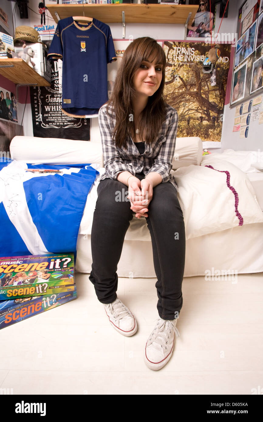 Singer songwriter Amy Macdonald at home in Glasgow, Scotland, United ...