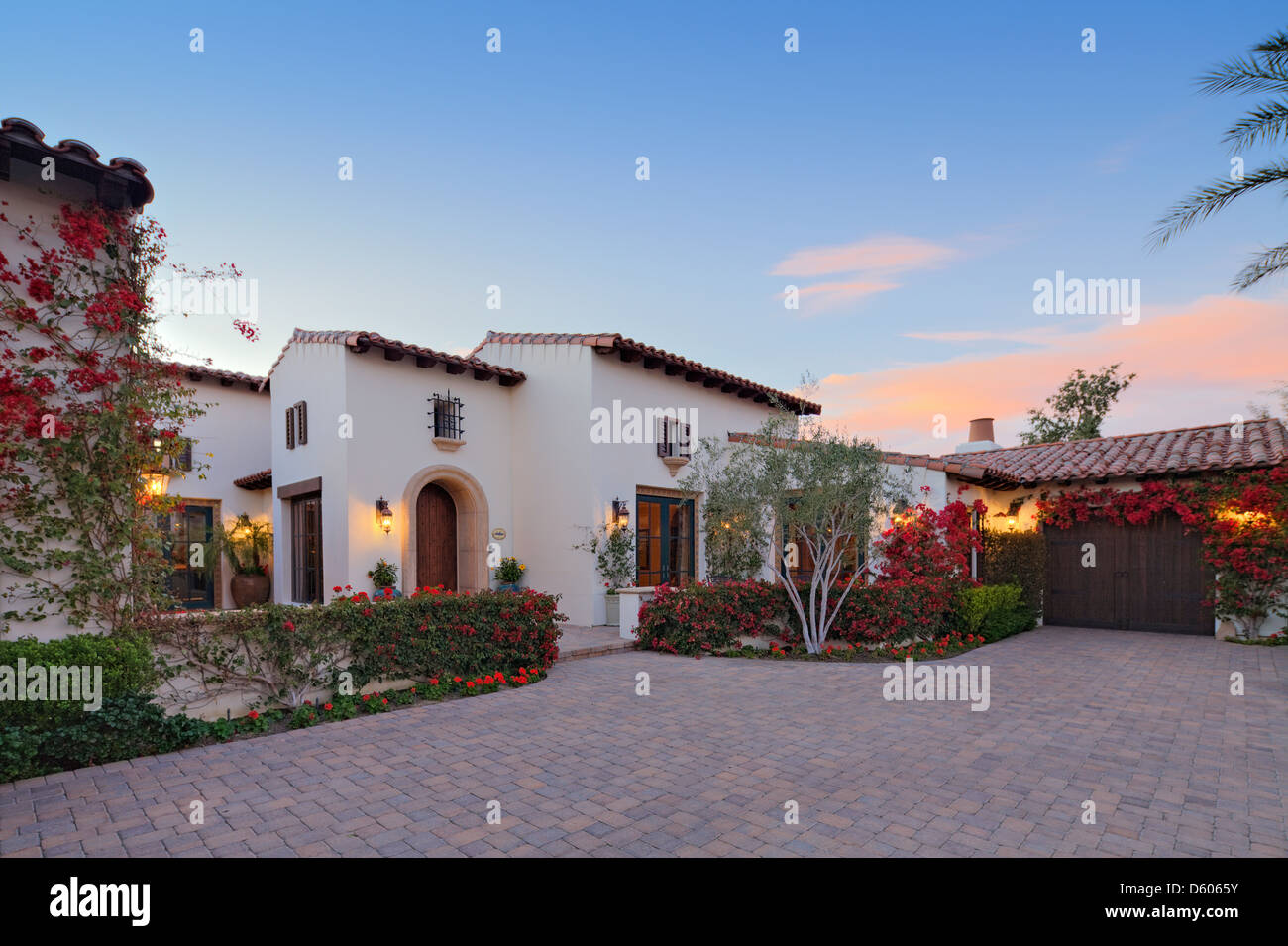 Luxury mansion house front hi-res stock photography and images - Alamy