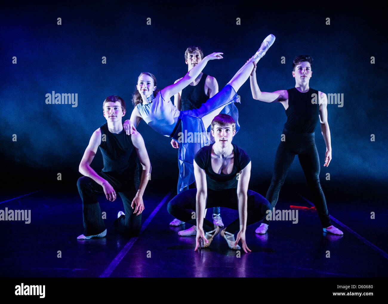 Ballet stage hi-res stock photography and images - Alamy