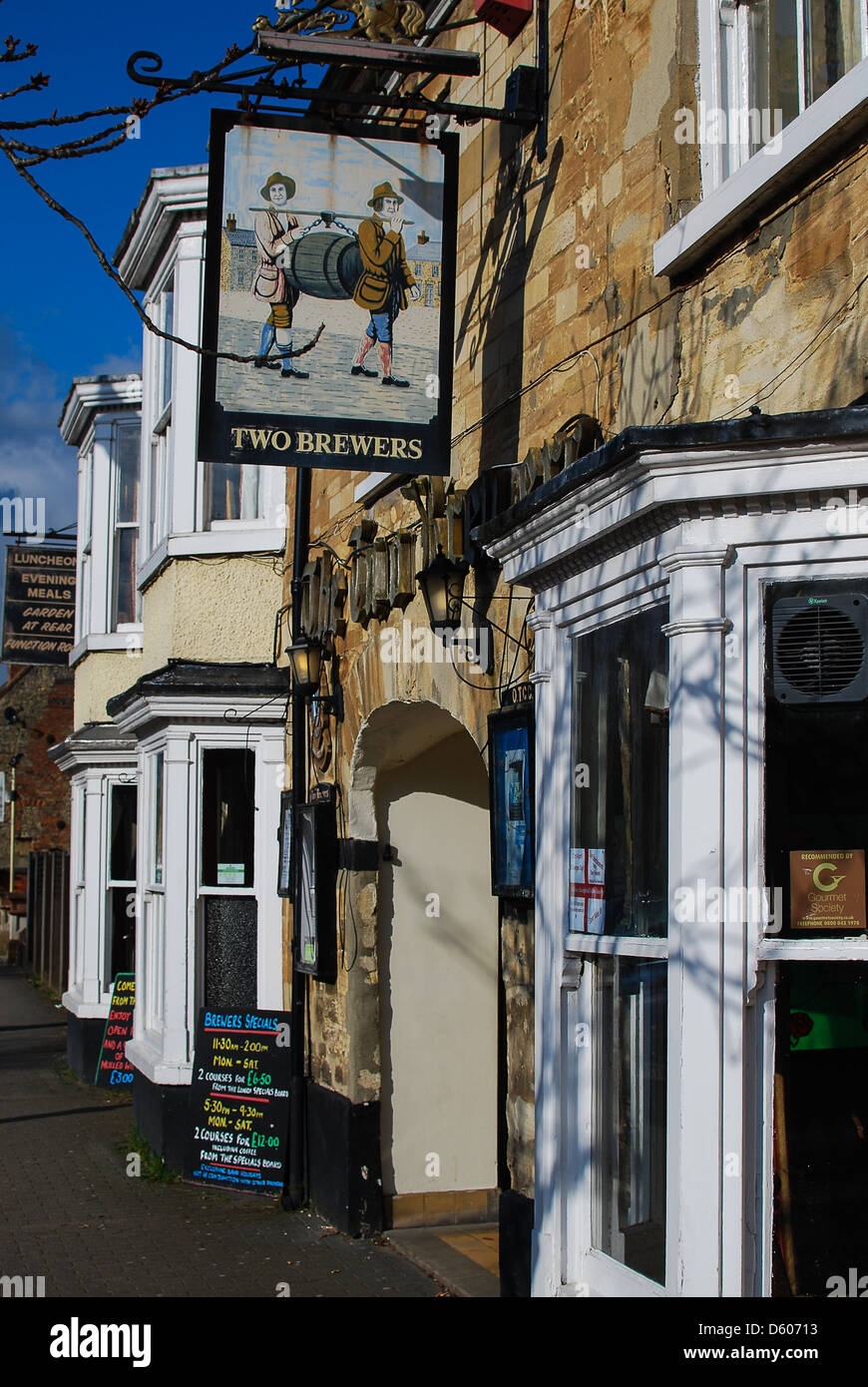 Two brewers pub hi-res stock photography and images - Alamy