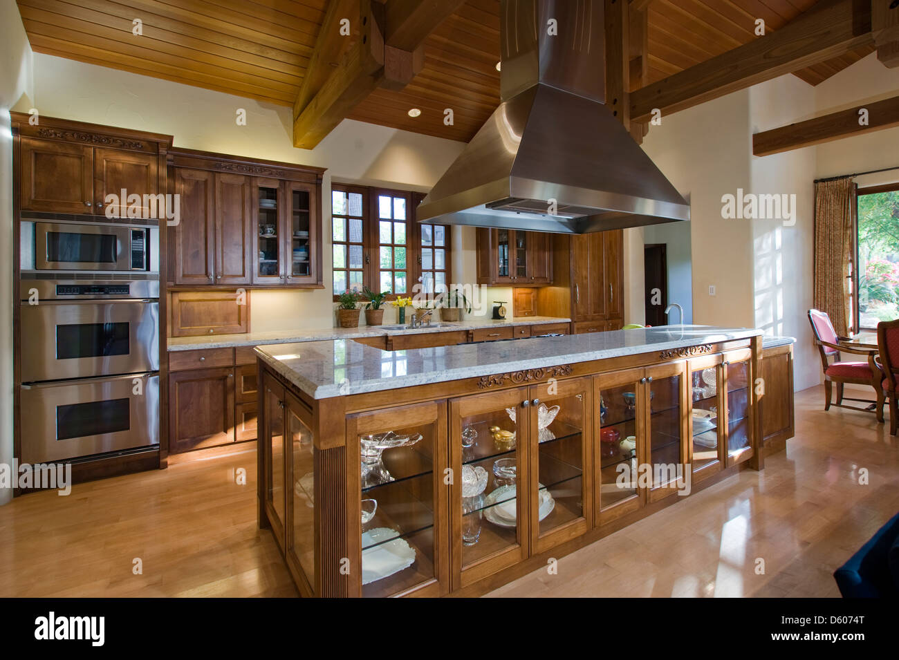 Classic kitchen design hi-res stock photography and images - Alamy