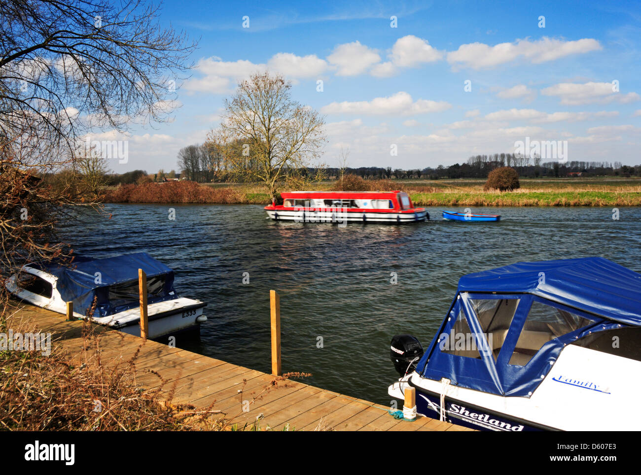 River yare boats hi-res stock photography and images - Alamy